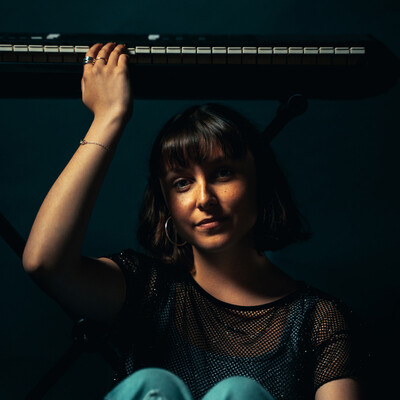 Llonydd Song|Alis Glyn|Pwy Wyt Ti?| Listen to new songs and mp3 song ...