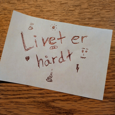 Livet er hårdt Song Download: Livet er hårdt MP3 Danish Song Online ...