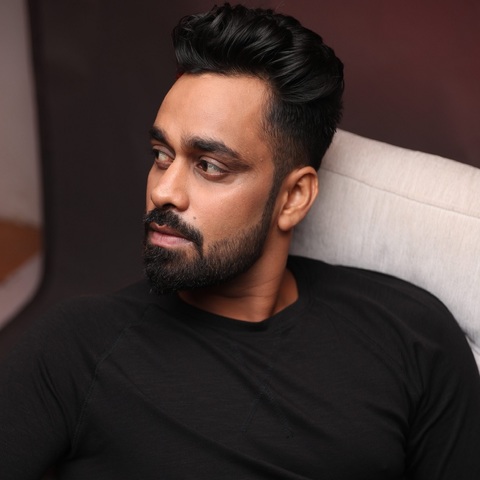 Rishabh Tiwari Songs Download: Rishabh Tiwari Hit MP3 New Songs Online Free on Gaana.com