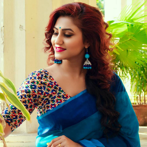 Trissha Chatterjee Songs Download: Trissha Chatterjee Hit MP3 New Songs ...